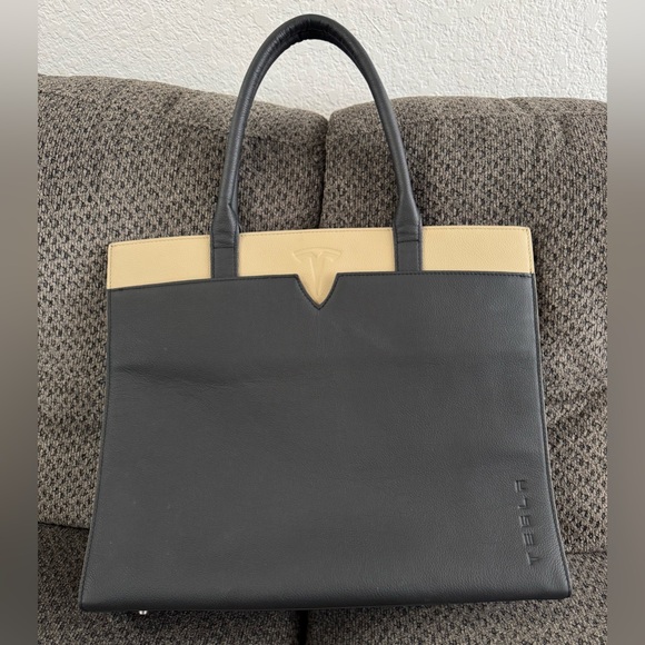 Tesla | Bags | Tesla Design Aurland Pebbled Leather Tote Bag Black ...